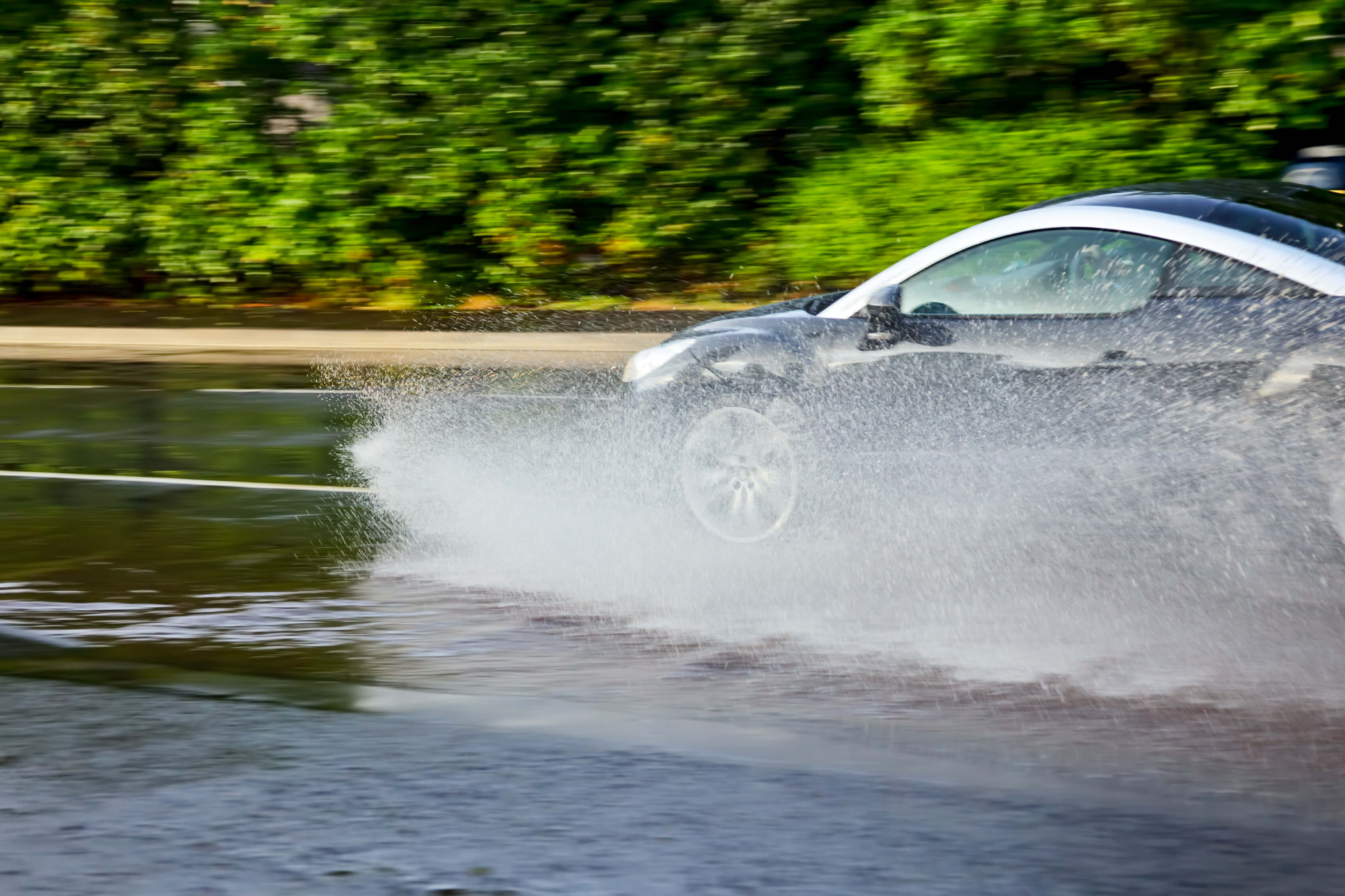 How to Prevent Hydroplaning: Drive SAFE in Wet Conditions. - Kaiser Wheels